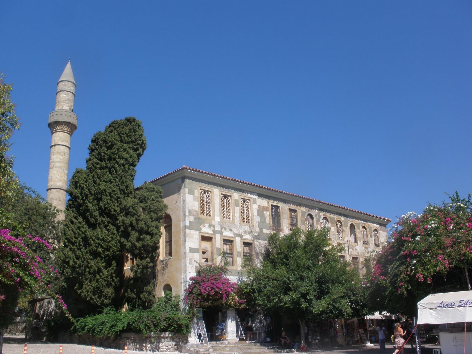 Ιδιωτική Οδός: Η ΑΡΧΙΤΕΚΤΟΝΙΚΗ ΚΑΙ ΠΟΛΕΟΔΟΜΙΚΗ ΠΟΙΚΙΛΙΑ ΤΗΣ ΚΩ