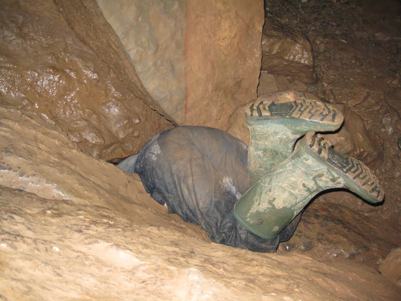 Outdoor Pursuits Blog: Caving in Goatchurch Cavern - Mendips