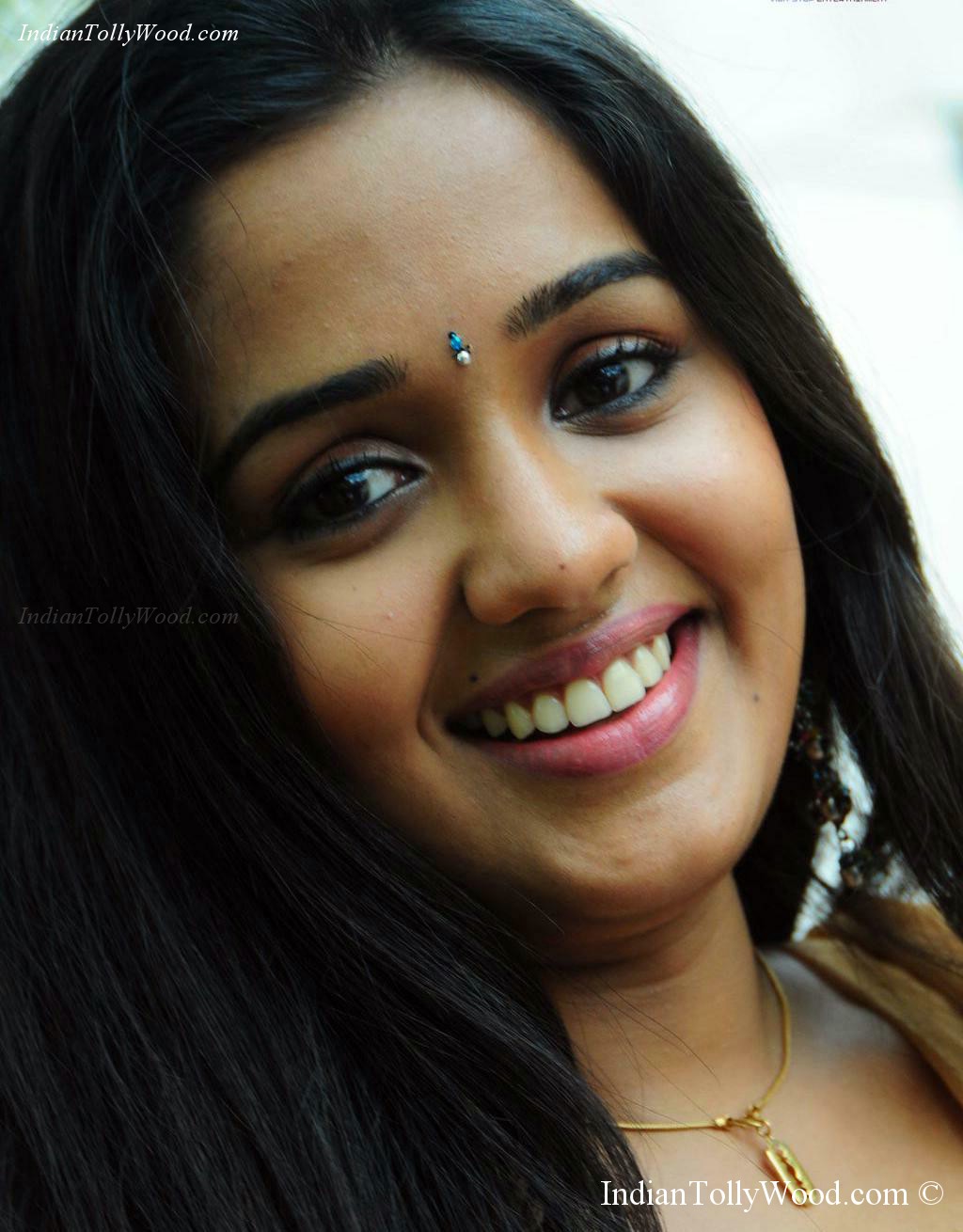 Ananya Photos-Actress Ananya Stills-Ananya Pics | Songs By Lyrics