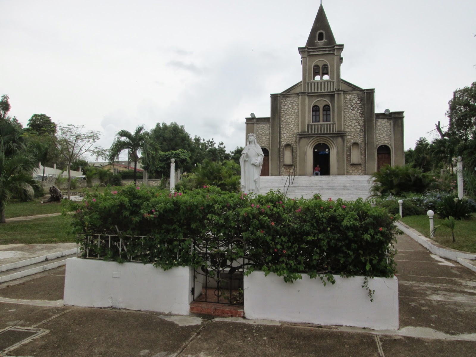 ANTROPOLOGÍA EN EL LABERINTO: Pueblos de República Dominicana - La Romana