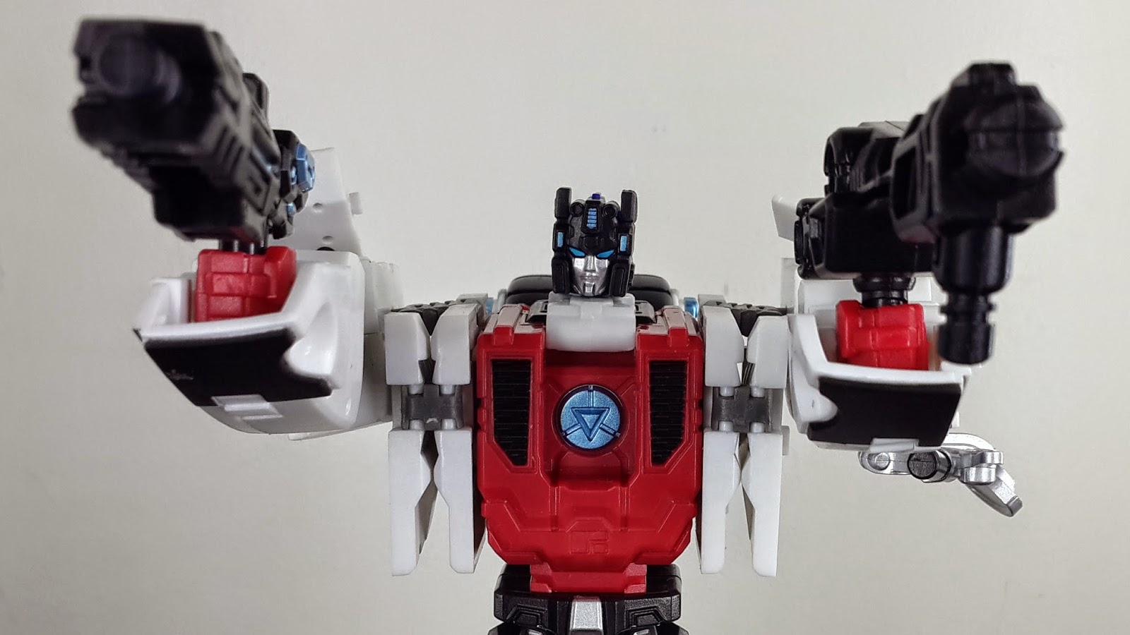 Blog Transformers.com: 1124: TFC Warning Line (Protectobot Groove)