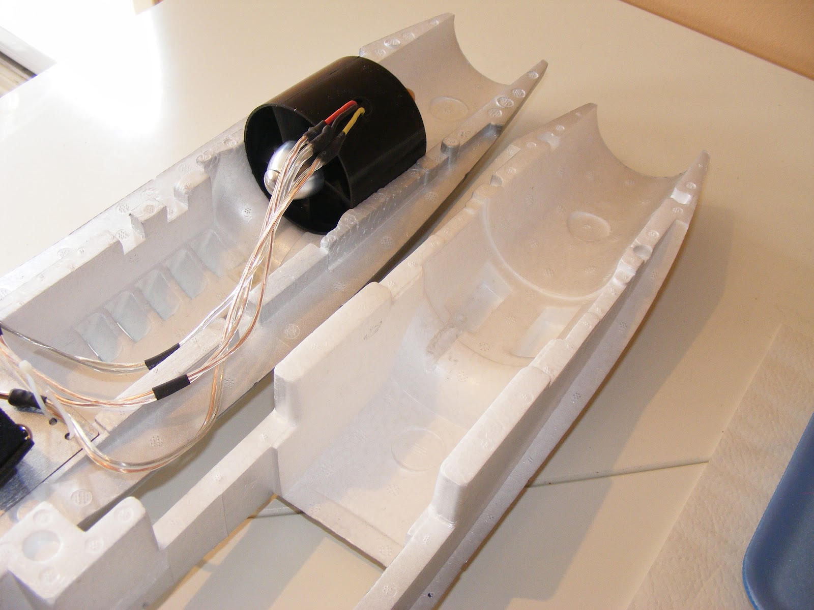 RC Flying Models: Durafly De Havilland Vampire