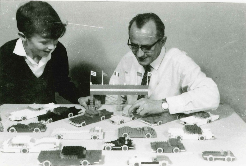 La Historia de Lego - Duro y cruel