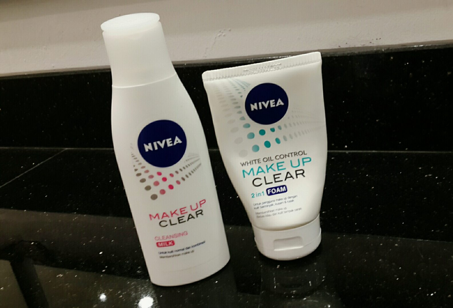 REVIEW] NIVEA MAKE UP CLEAR WHITE OIL CONTROL FOAM & NIVEA MAKE UP ...