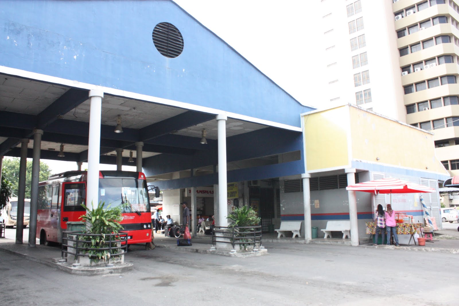 Stesen bas di semua ibukota