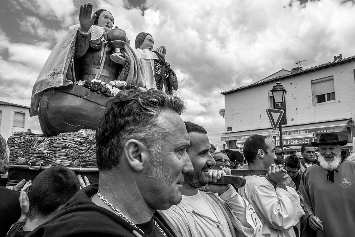 OLTRE IL MURO: ARTE e FOTOGRAFIA: LES GITANS ET LES SAINTES-MARIES DE ...