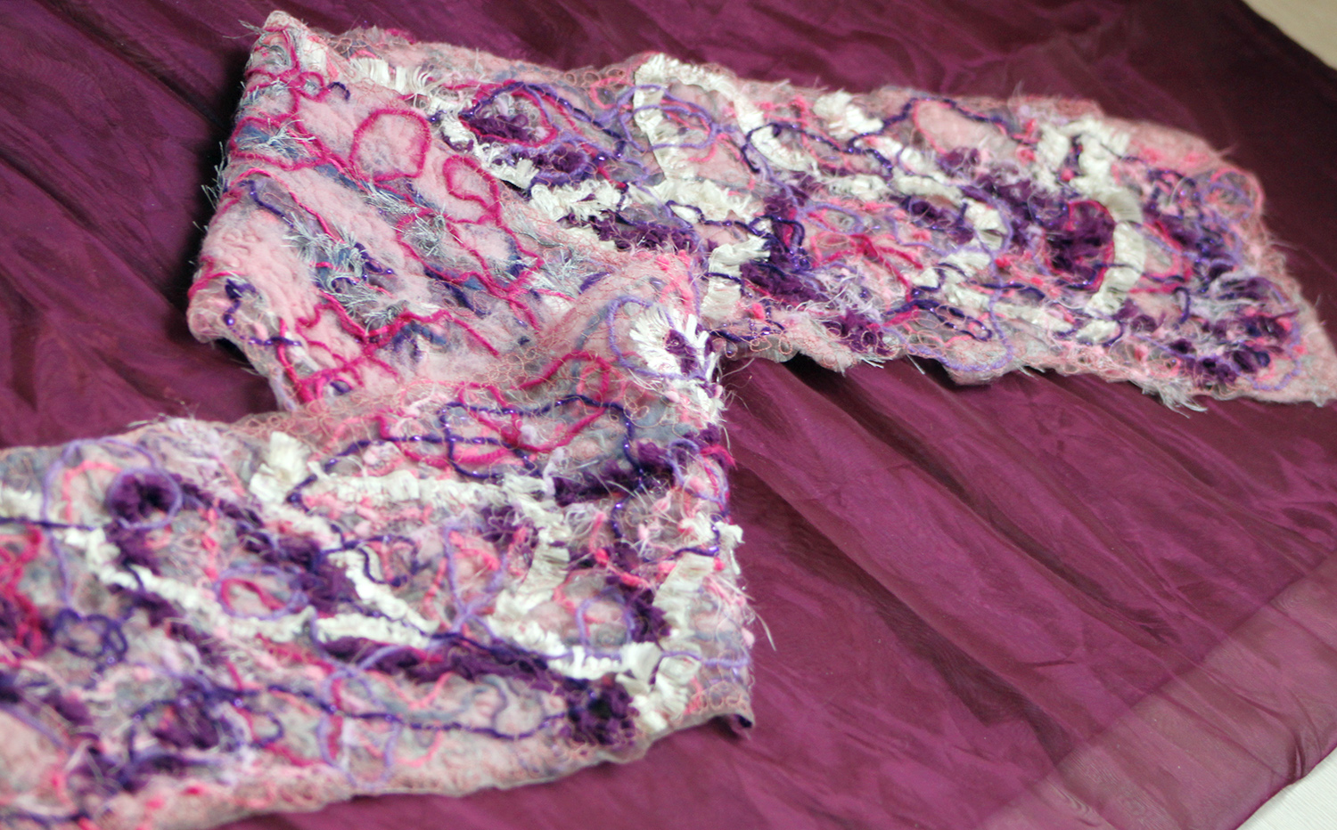 Purple crafts: Scarf in crazy wool