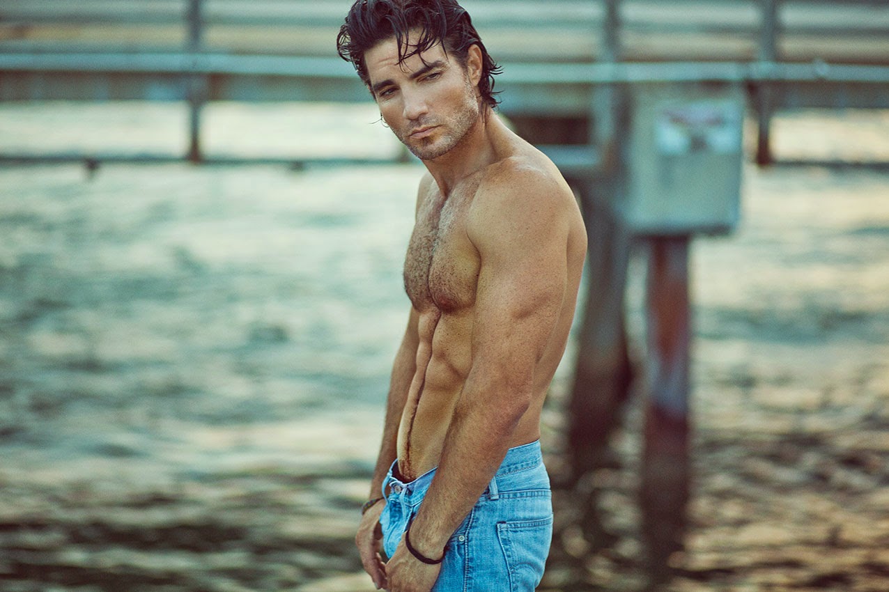 JOHNNYLOPERA photographer: VICTOR GONZALEZ by johnnylopera