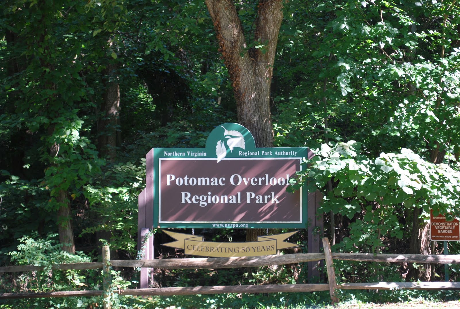 The Next Best Thing.....: Potomac Overlook Regional Park in Arlington, VA!