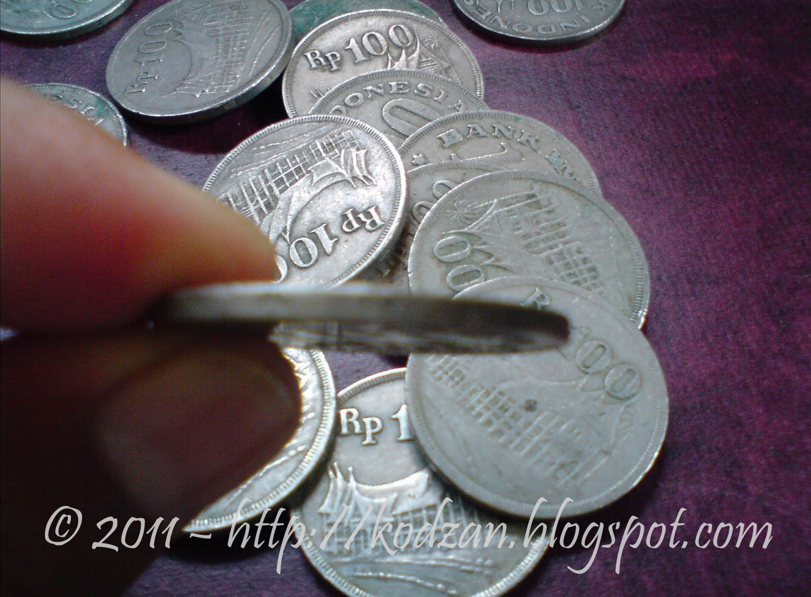 Uang logam Indonesia Rp. 100,- Tebal Tahun 1973