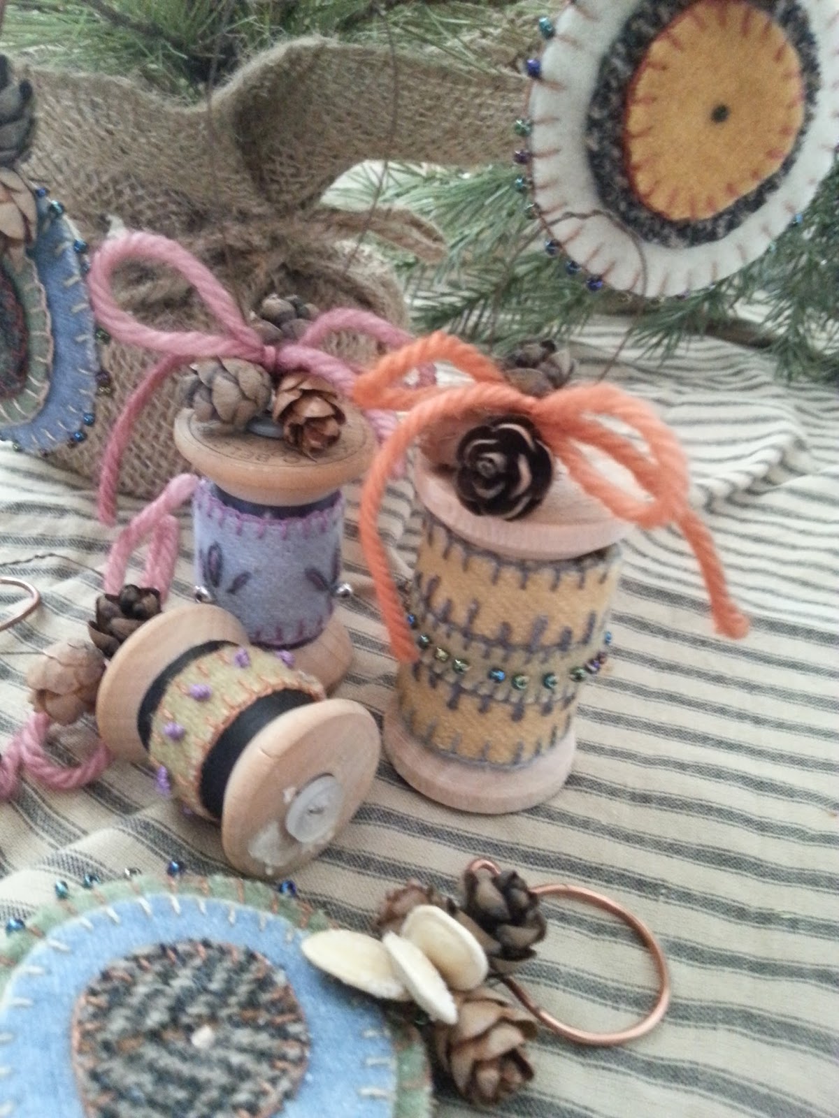 BRIAR COTTAGE STUDIO: Spool Ornaments