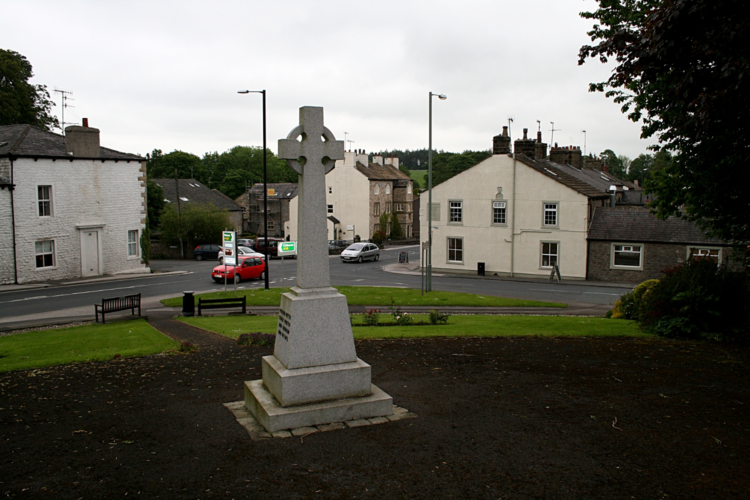 Memorials: Gisburn War Memorial