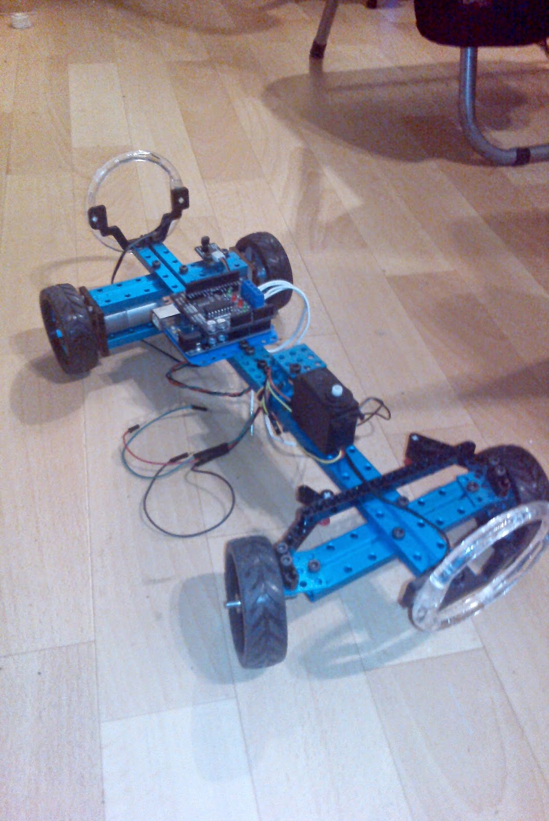 Tout_Sur_Mes_Robots: Robot 4 roues