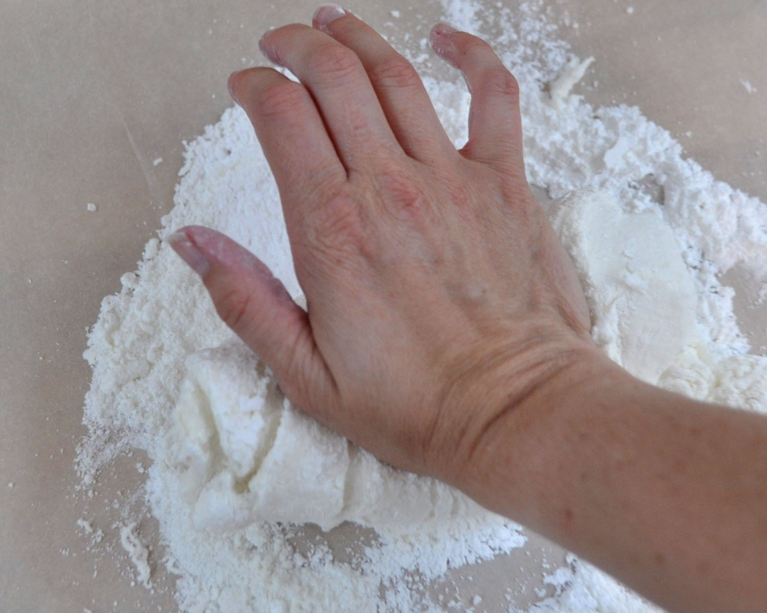 Beki Cook's Cake Blog: Homemade Rolled Fondant