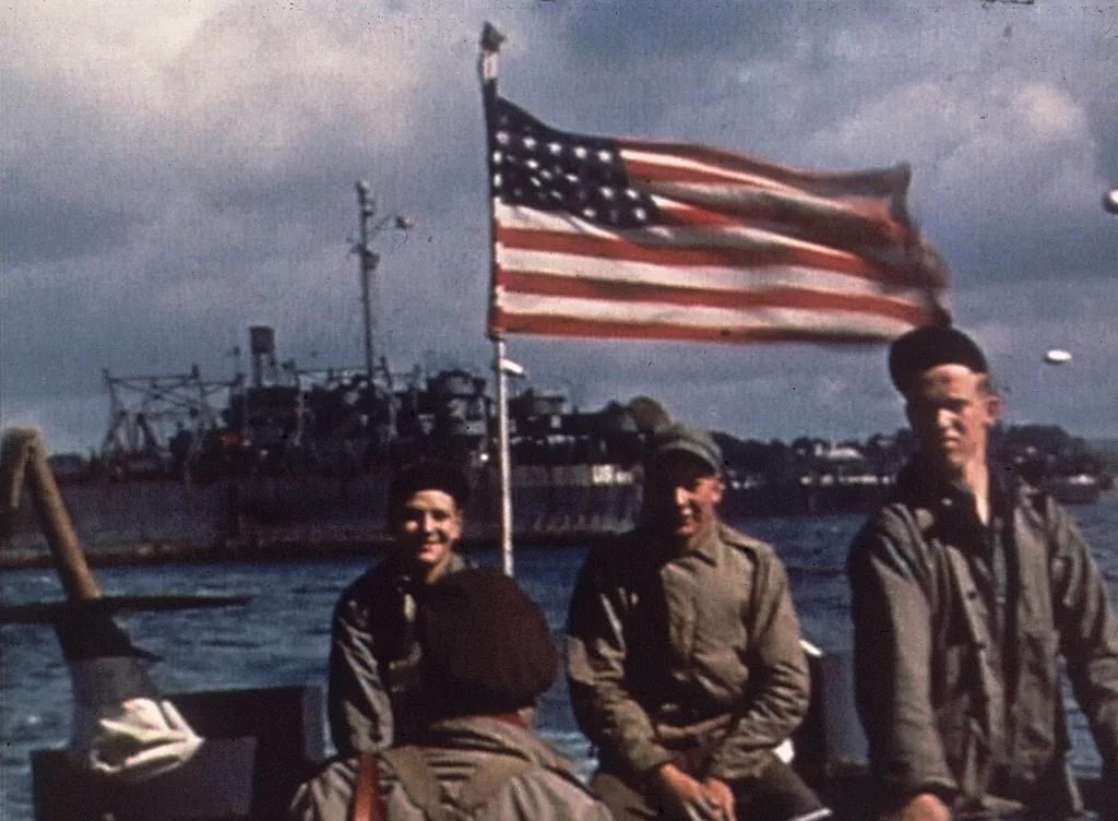 26 Rare Color Photos of D-Day Show a New View of Historic World War II ...
