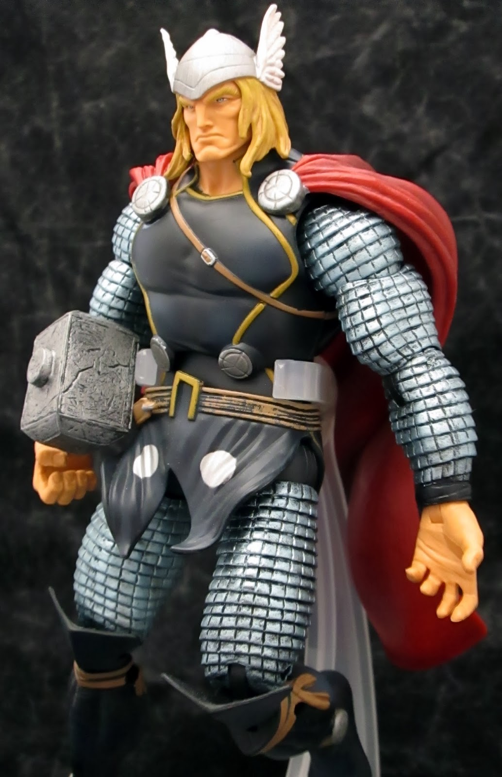 Fine Vintage Reviews: Hasbro Marvel Legends - Mighty Thor