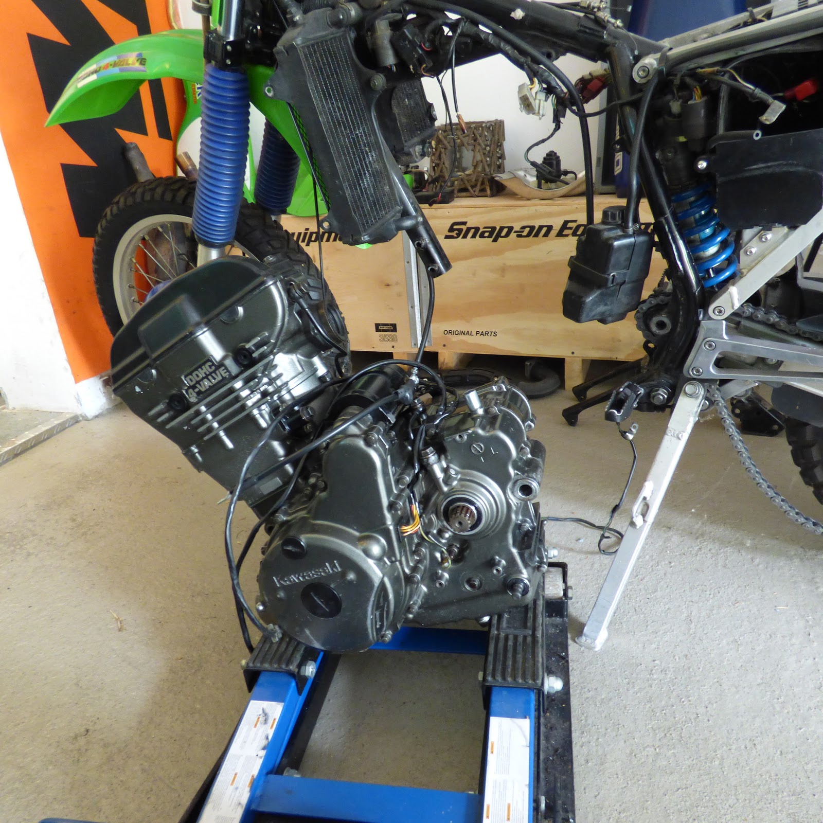 NX250 Africa: KLR 600 und der Motor