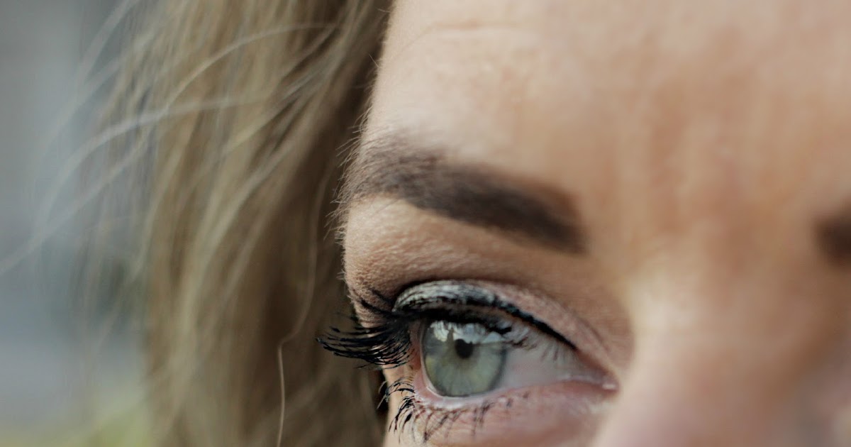 blushing basics: Get A Perfect Crease Every Time