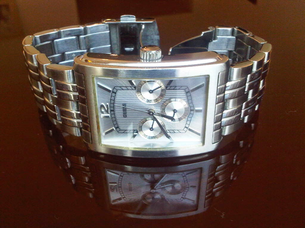 Branded Watches Stop Centre 011-11481550: Guess Square Face Men Watch