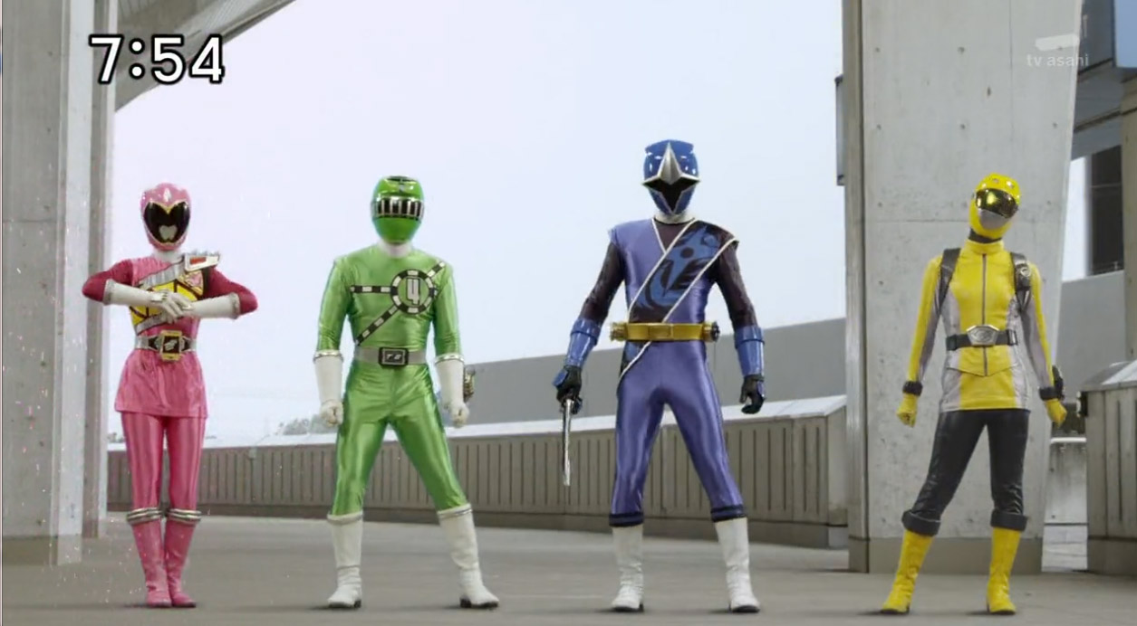 Red and White Sentai: Gokaiger vs Zyuohger - Super Sentai 2000 Episodes ...
