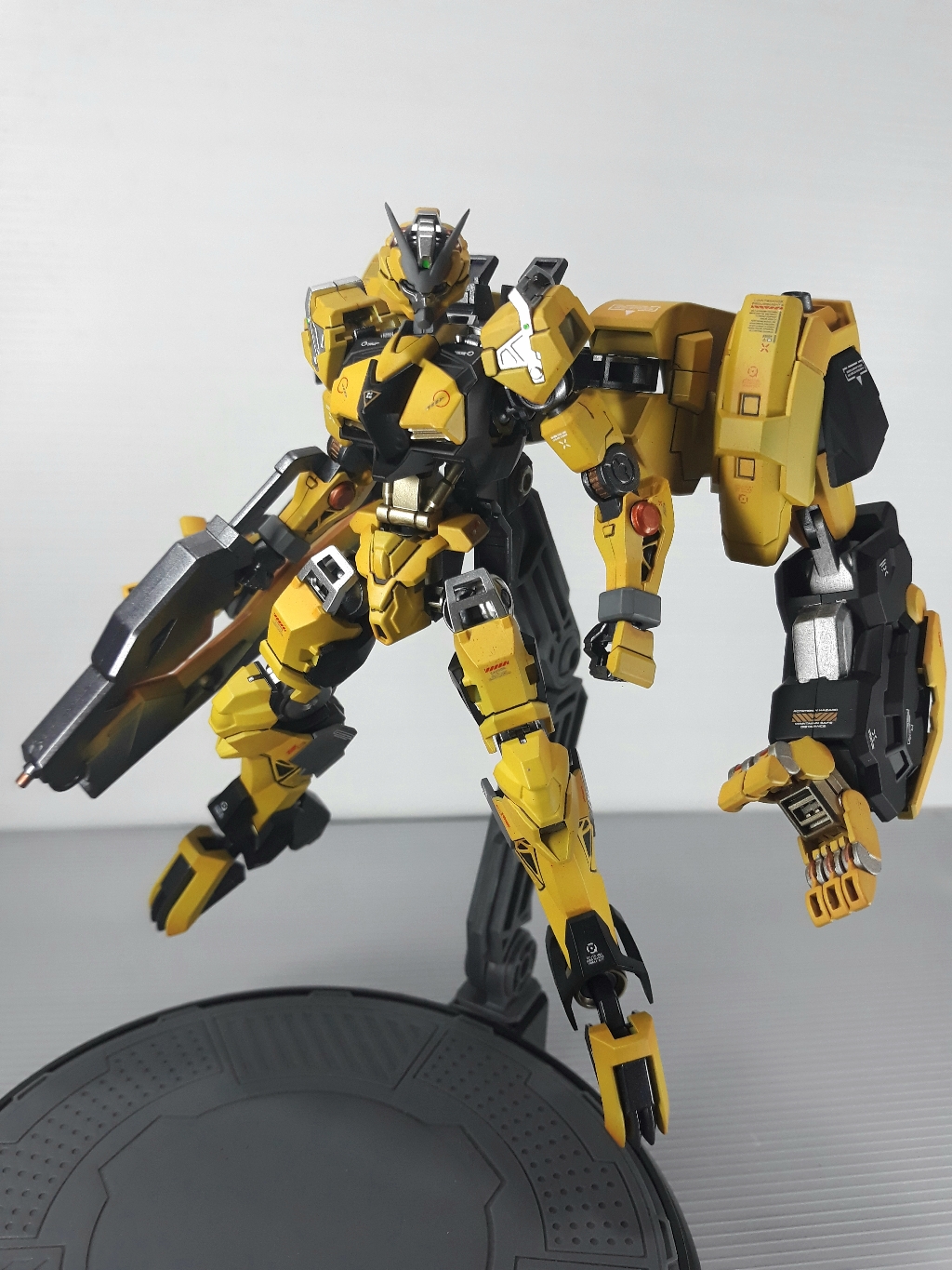 Custom Build: HG 1/144 Gundam Dantalion Ver. Bee - Gundam Kits ...