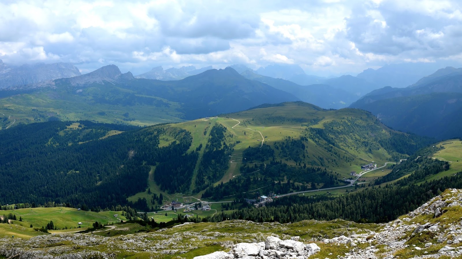 Rifugio Kostner: escursione da passo Campolongo