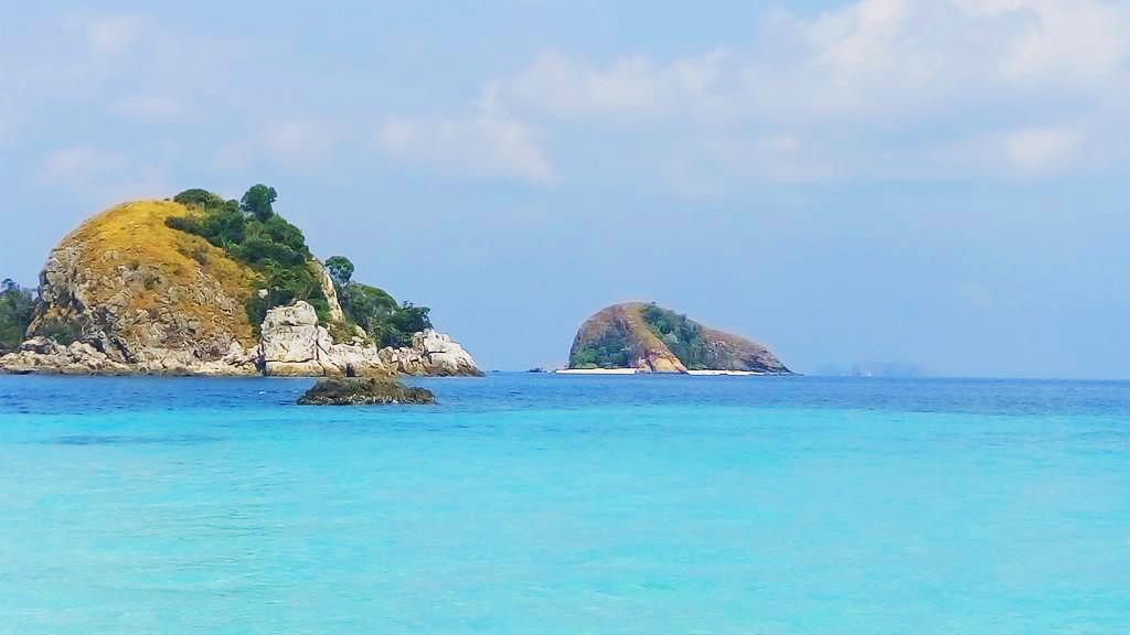 MEMANCING DI TELUK SARI, ENDAU, MERSING