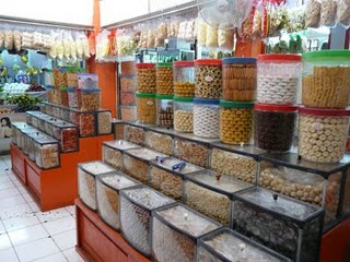 " ANEKA " SNACK: DISPLAY TOKO KUE KERING