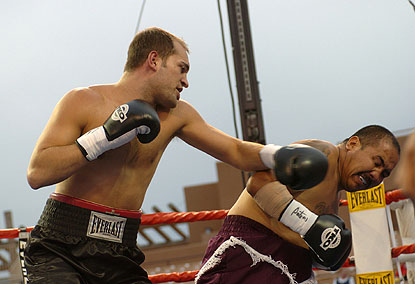 THE BOXING GURU'S HALL-OF-FAVORITES: August 2016