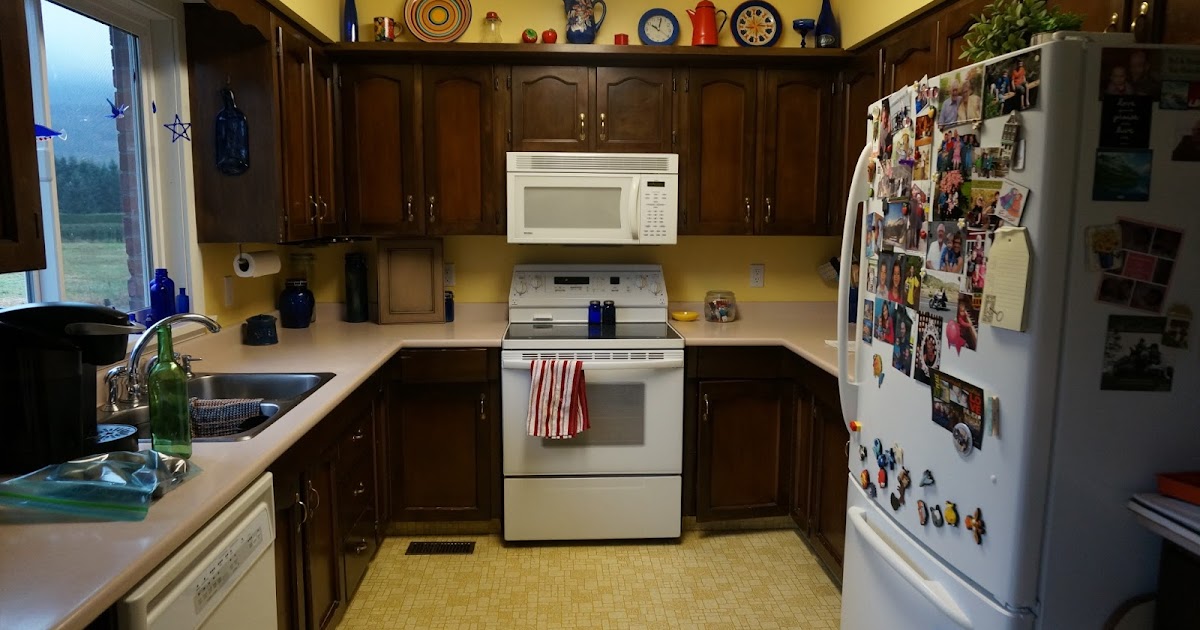 Mennonite Girls Can Cook: Saturday in Bev's kitchen
