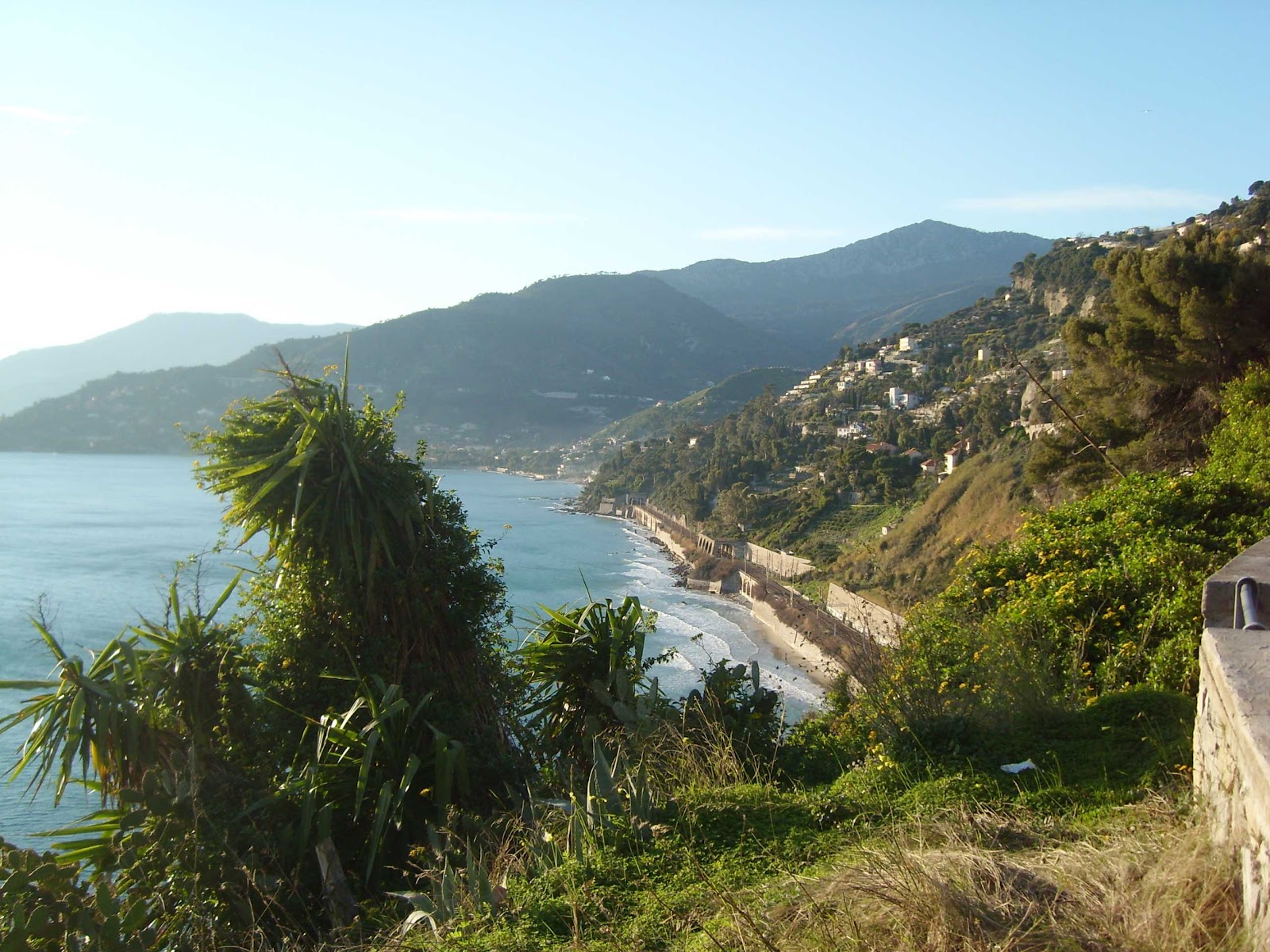 Au fil des jours: de Menton à Vintimille