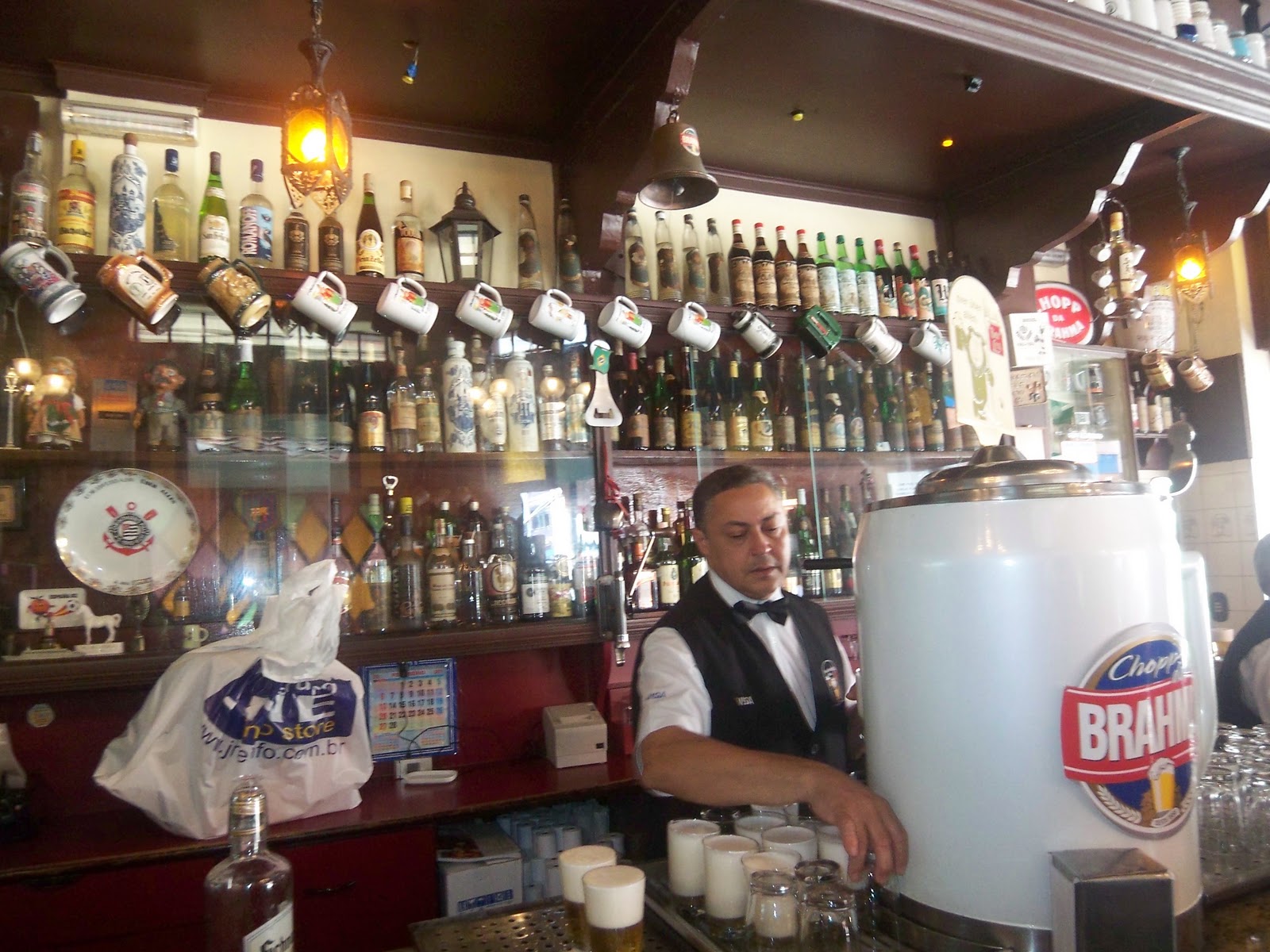 Baixo clero. Baixa gastronomia.: Bar Léo, o melhor chopp de São Paulo.