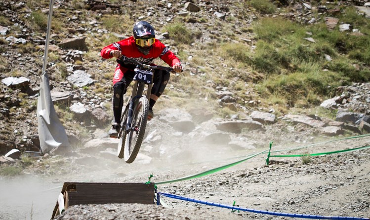 Moisés Navarrete vence en la Copa Bull Bike de Sierra Nevada - MTBYMAS