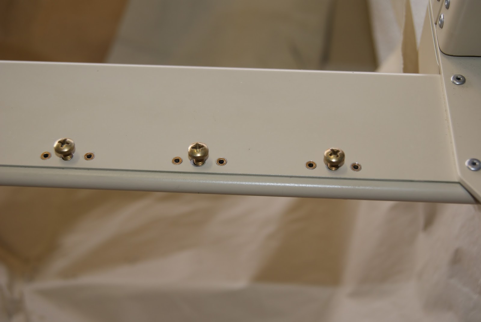 DOG Aviation John's RV-12 Blog: Rivets Drilled For F-1205G ELT Antenna ...