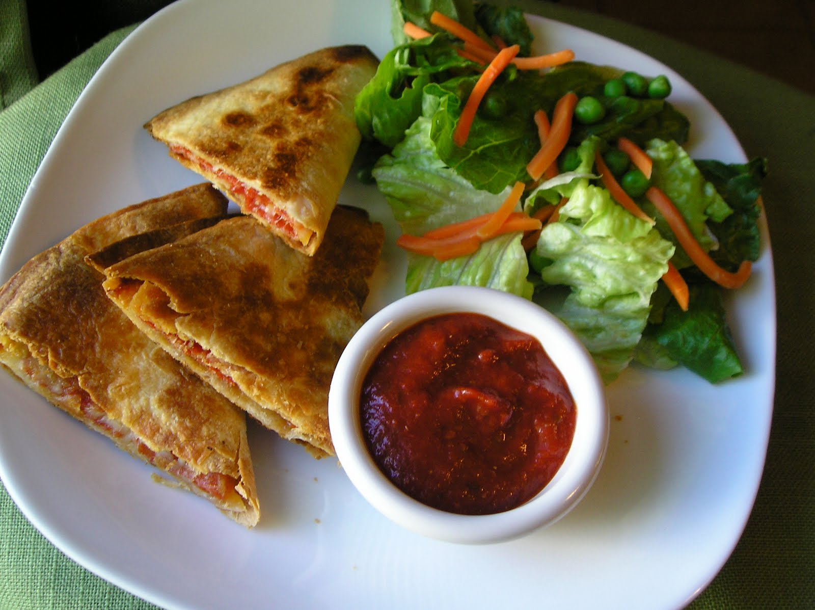 Pepperoni Pizzadillas ~ Edesia's Notebook