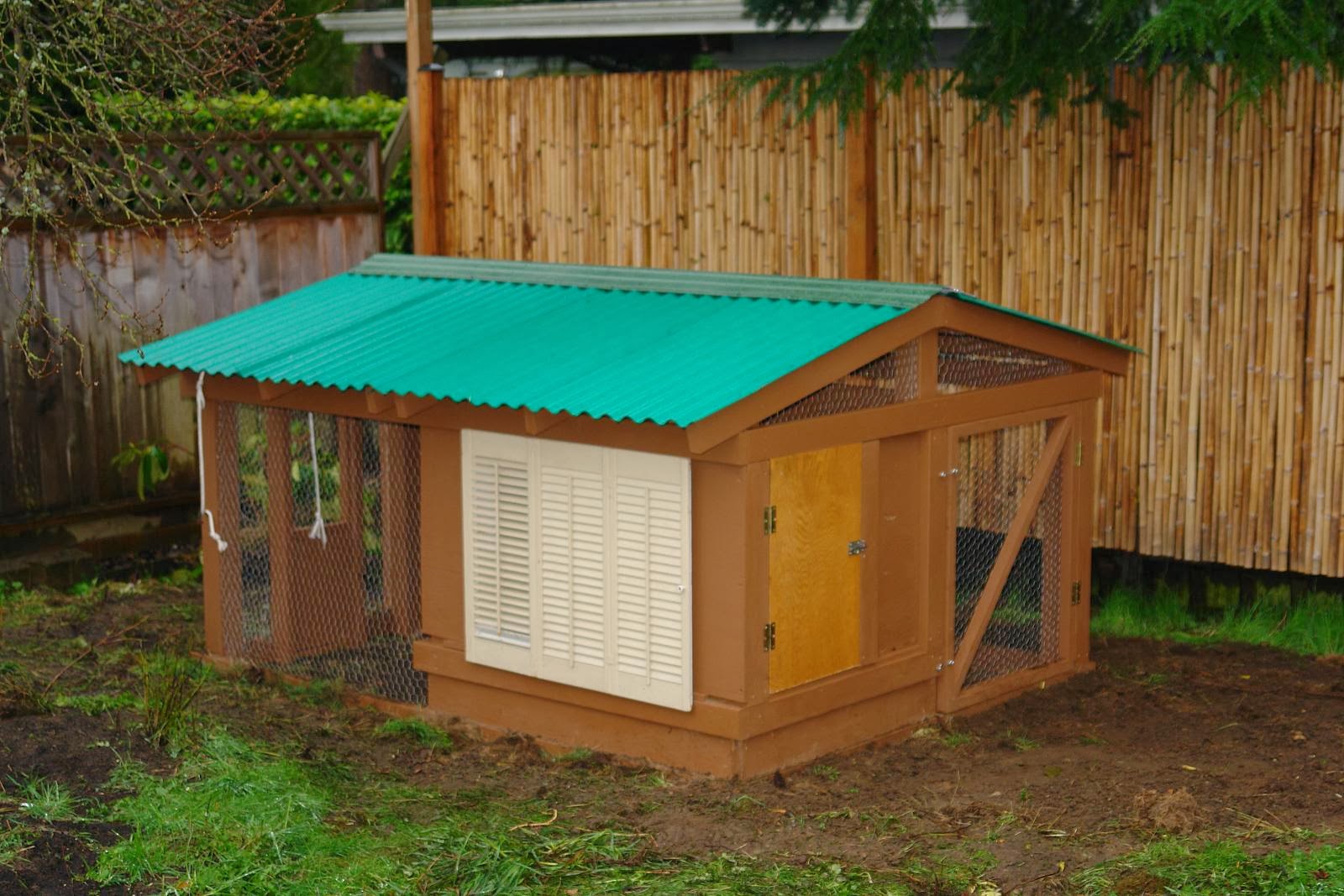 Chicken House Plans: How to Build a Chicken Ark