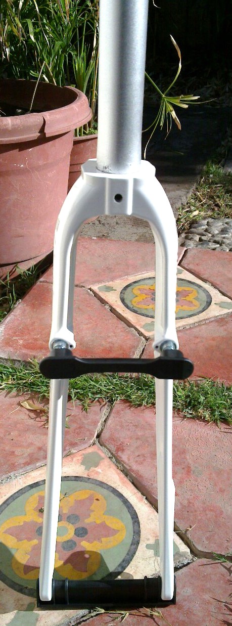 XCR: AGOTADA Horquilla Rigida Rst Single Shock Rf - M6 $55.000