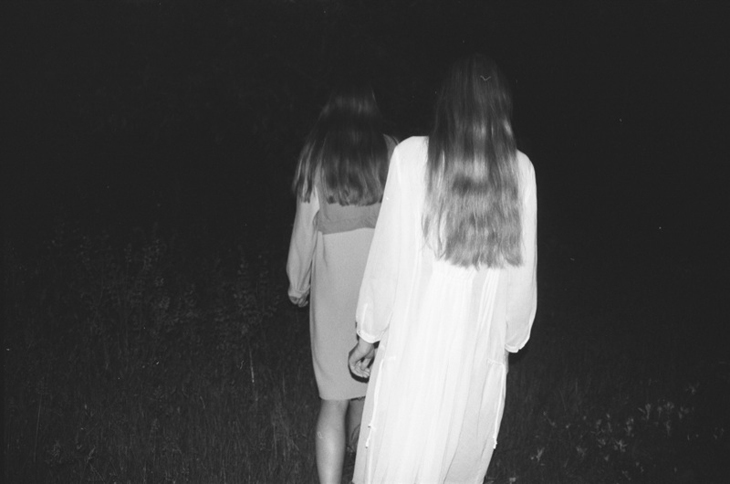 JuanaNoMuerdas: INKA HOEPER & NEELE HOEPER by LINA SCHEYNIUS for ZEIT ...