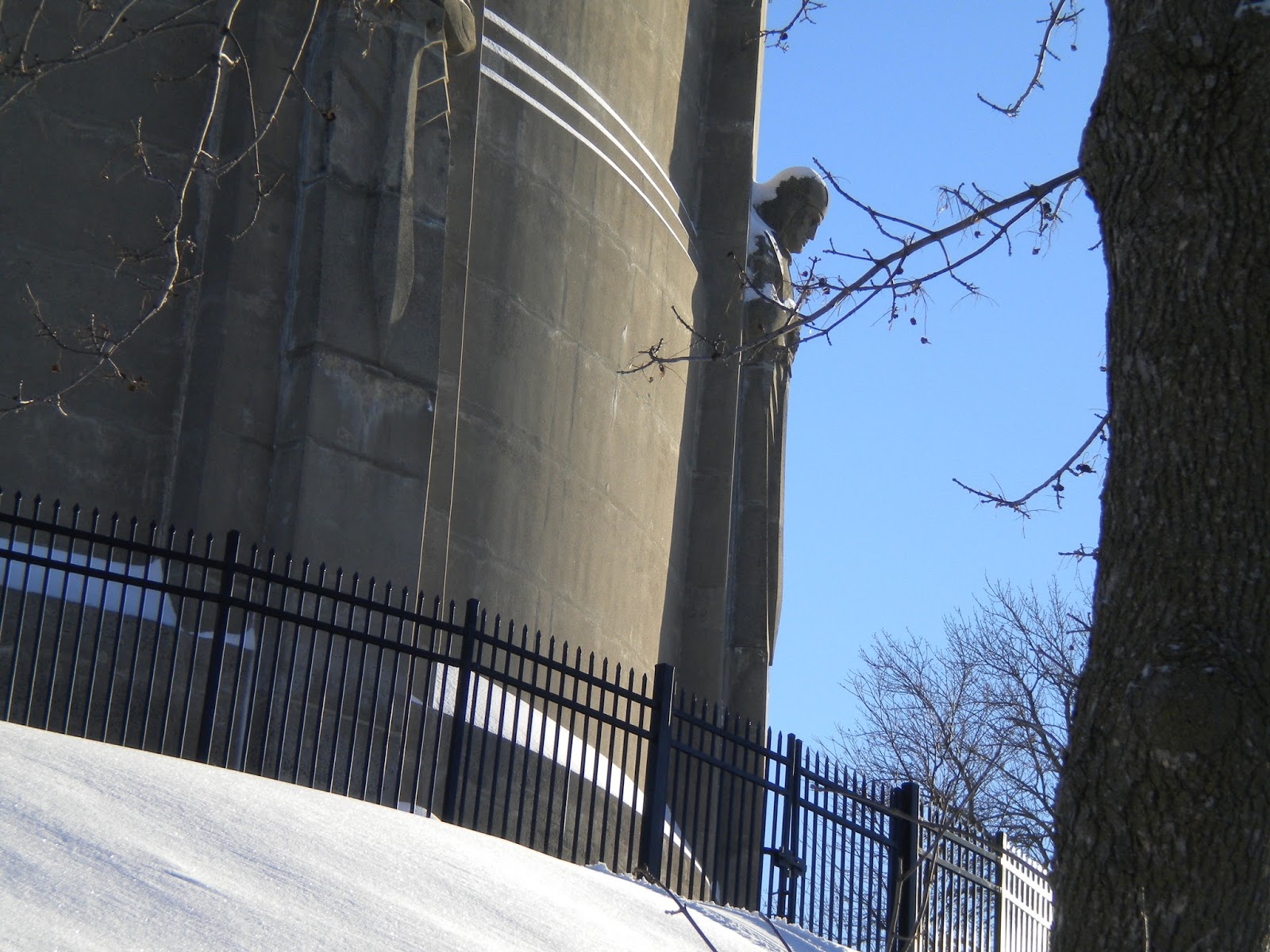 21 Wits, by Karen: Skunk House, Fences and History