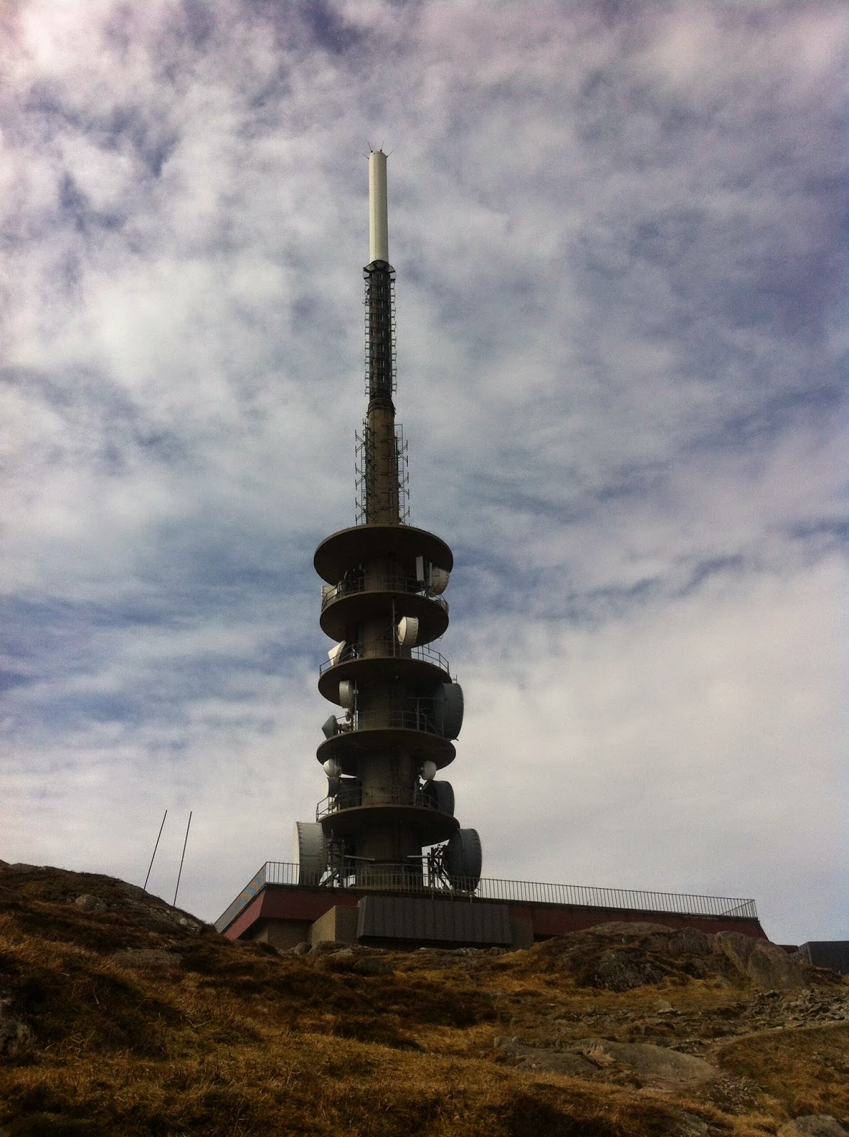 Fjell og Fjord: Great walks: Ulriken - Vidden, Bergen - Norway