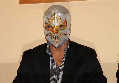Lucha Libre Porra Fresa: Místico no llega como estrella: CMLL