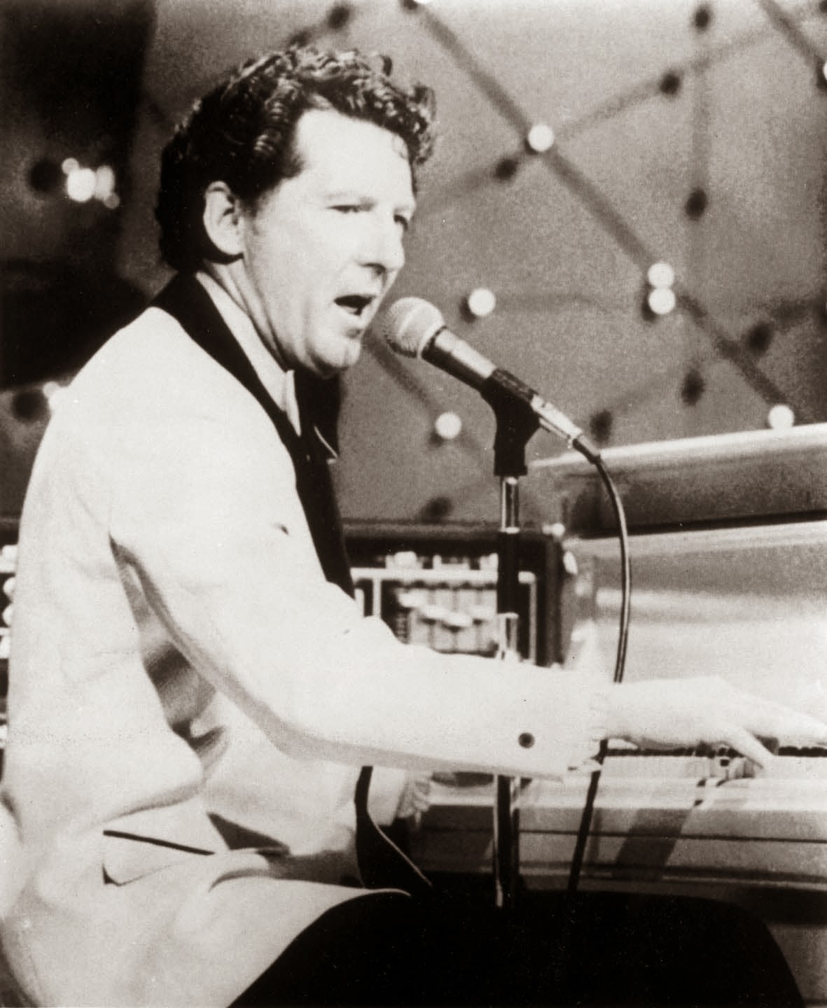 NOTICIAS Y EFEMERIDES MUSICALES Y DEL CINE: JERRY LEE LEWIS, UN 29 DE ...