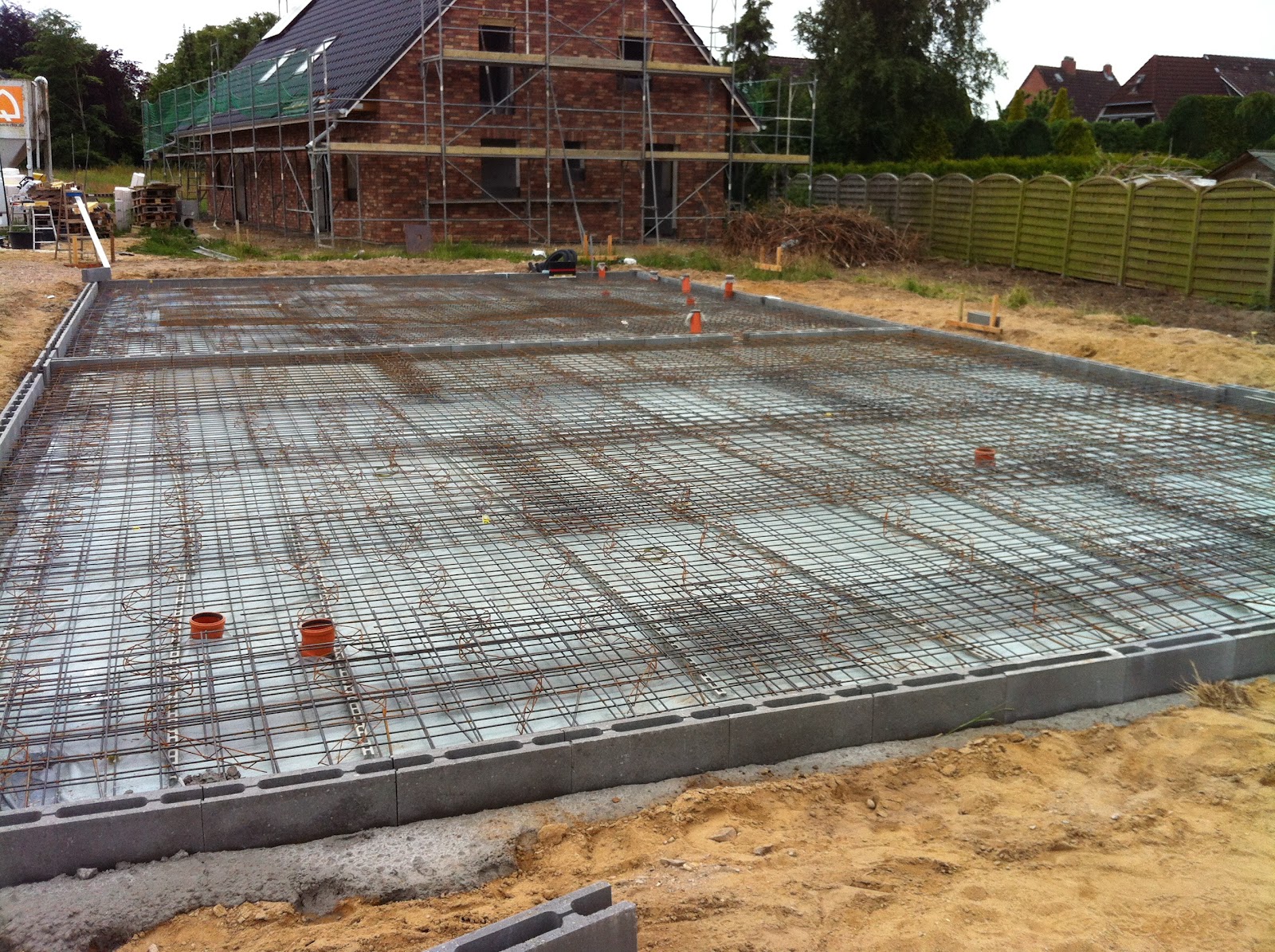 Wir bauen mit Team Massivhaus: Die Sohle ist fertig