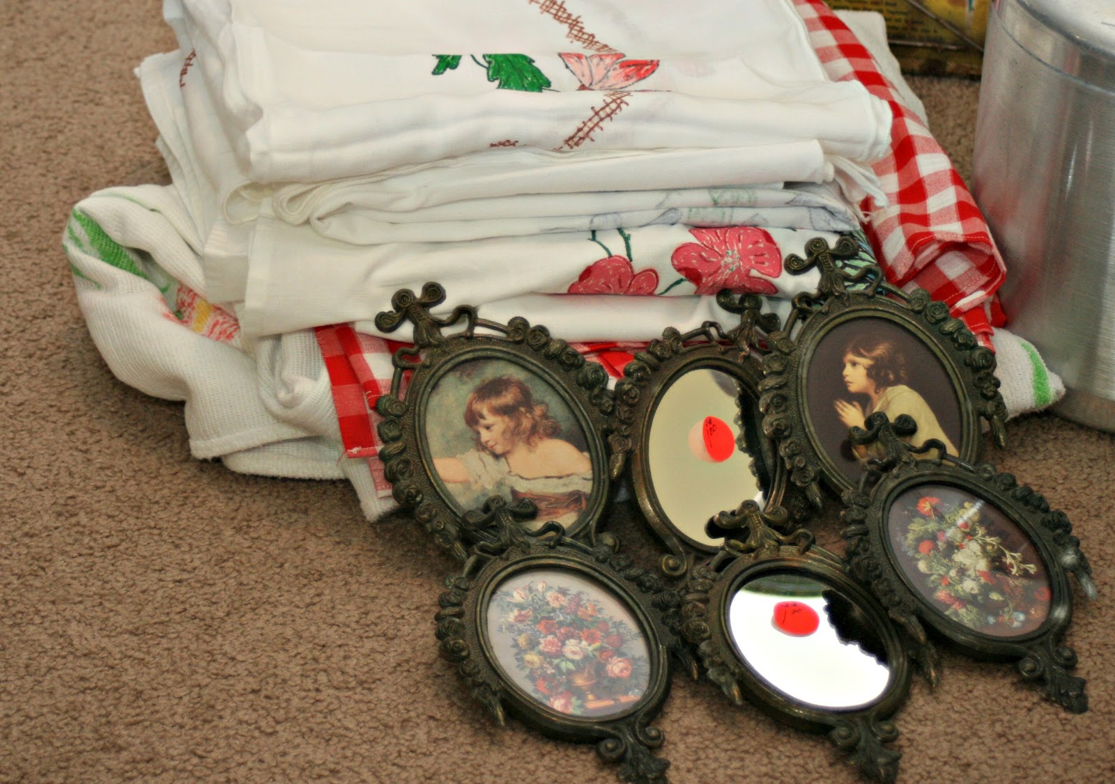 The Cozy Old "Farmhouse": Fun Friday Finds