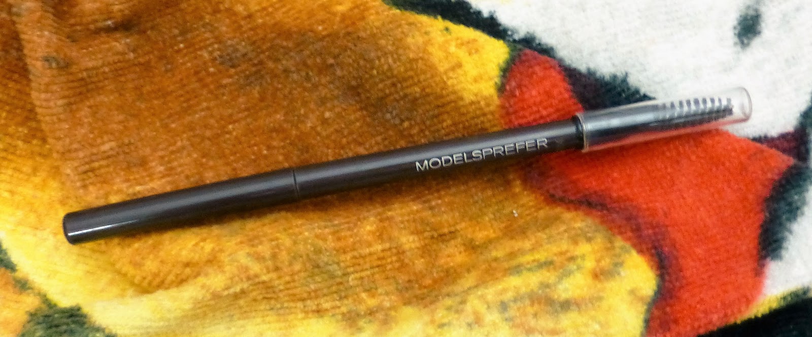 Models Prefer Retractable Eyebrow Pencil