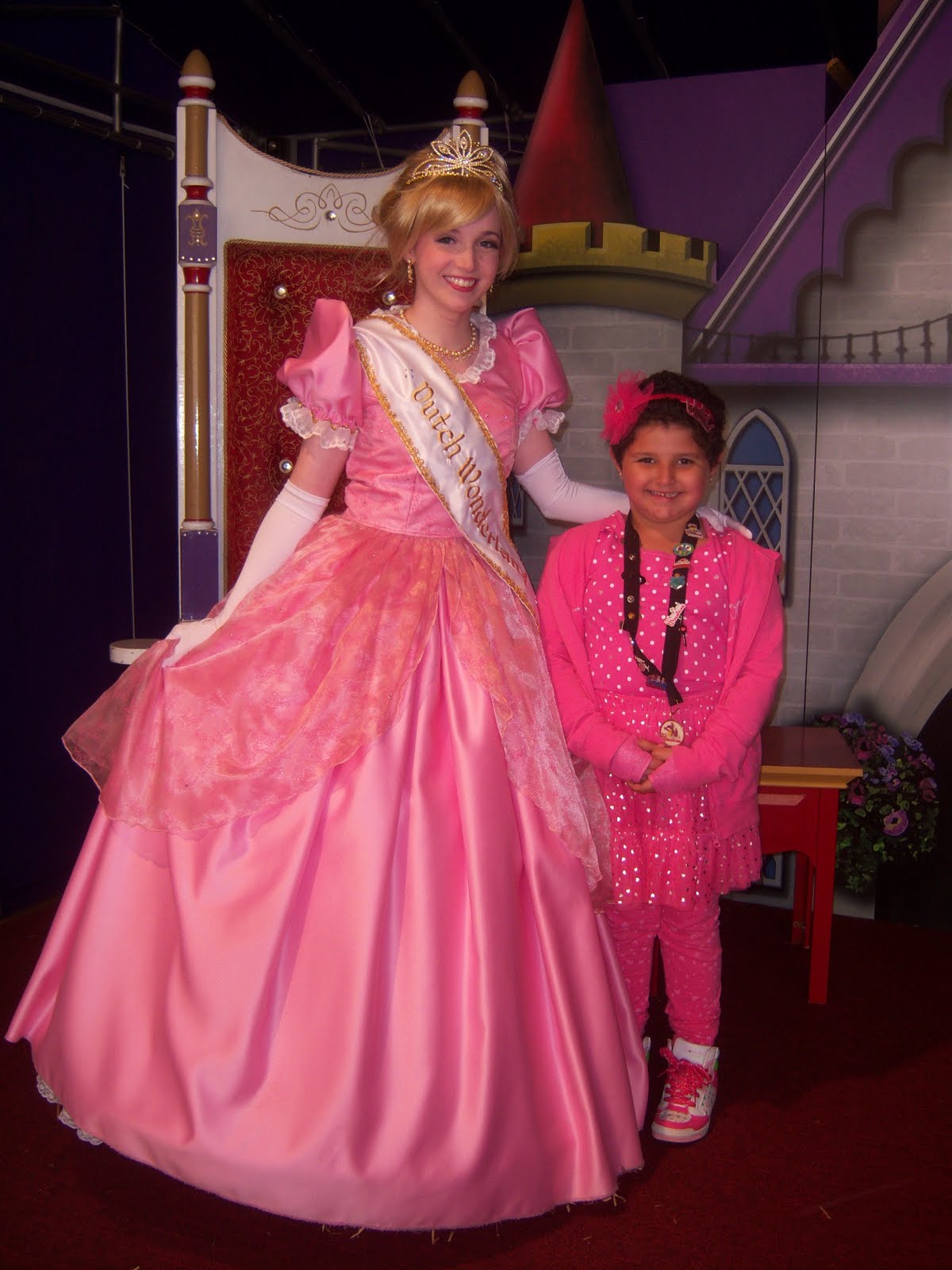 Travels With Theresa: Dutch Wonderland-The kingdom for kids?