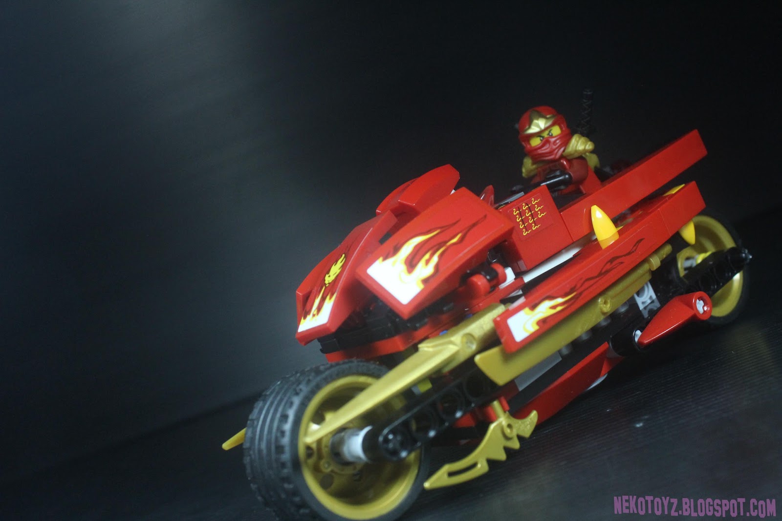Neko Toyz: Lego 9441 Ninjago Kai's Blade Cycle Review
