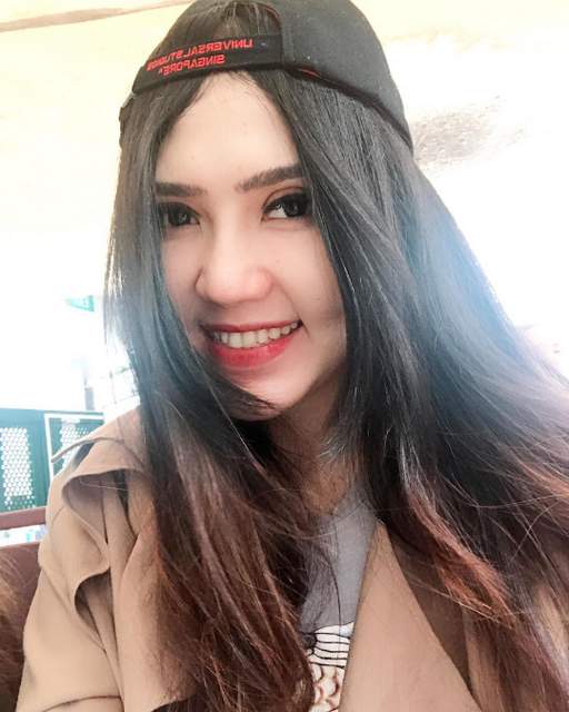 Foto Via Vallen Instagram : Lirik Lagu Via Vallen - Sayang | Lirik Lagu Via Vallen - Not only ...