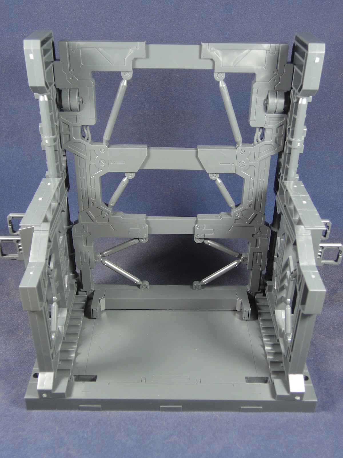 GunplaNovice: Builders Parts Gunpla System Base 001 by Bandai (Review)
