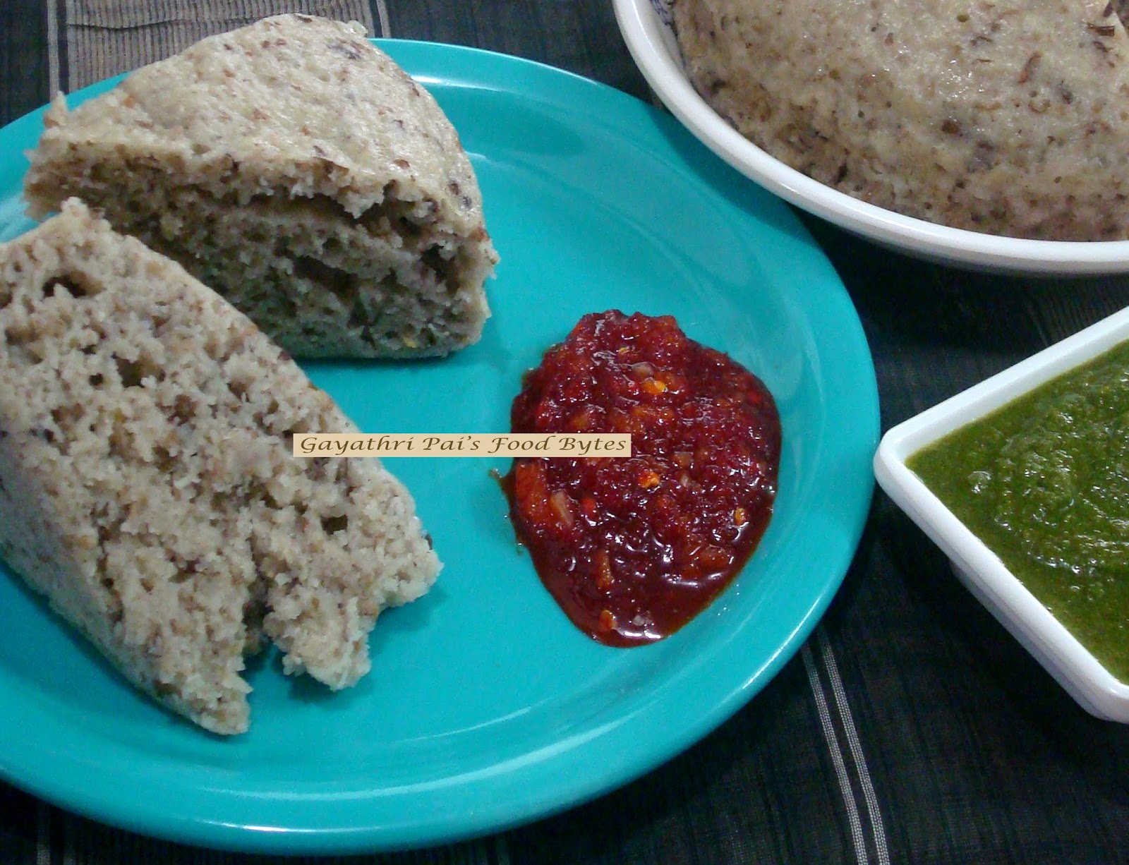 Gayathri Pai's Food Bytes: Urad Rava And Moth Beans Ramdana (Idly).